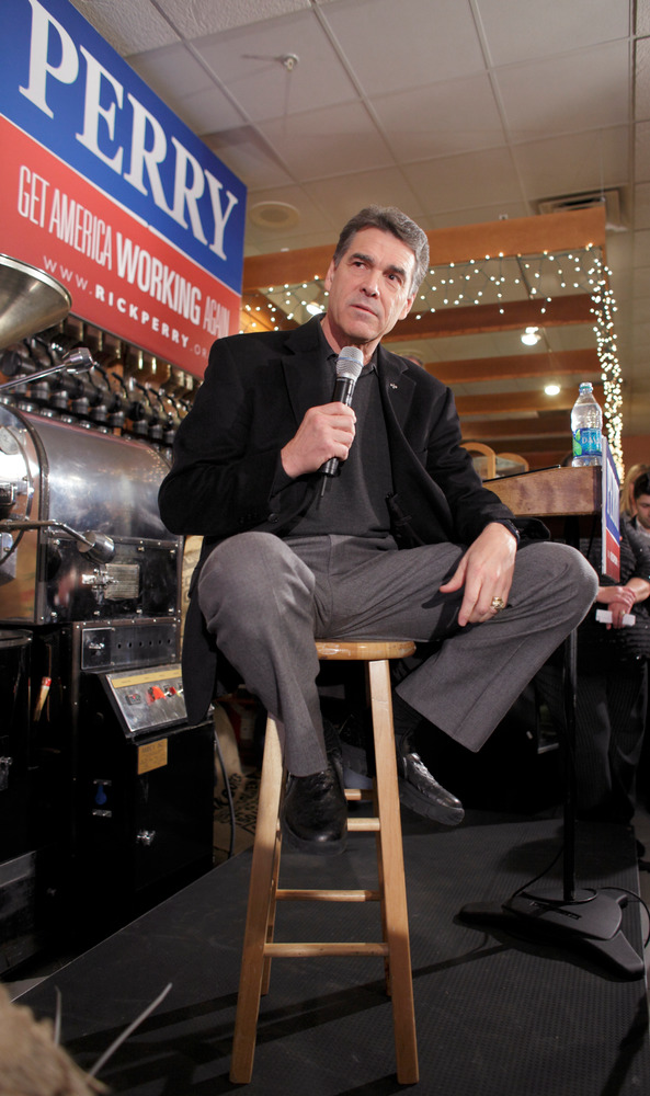 Rick Perry Campaigns in Eastern Iowa