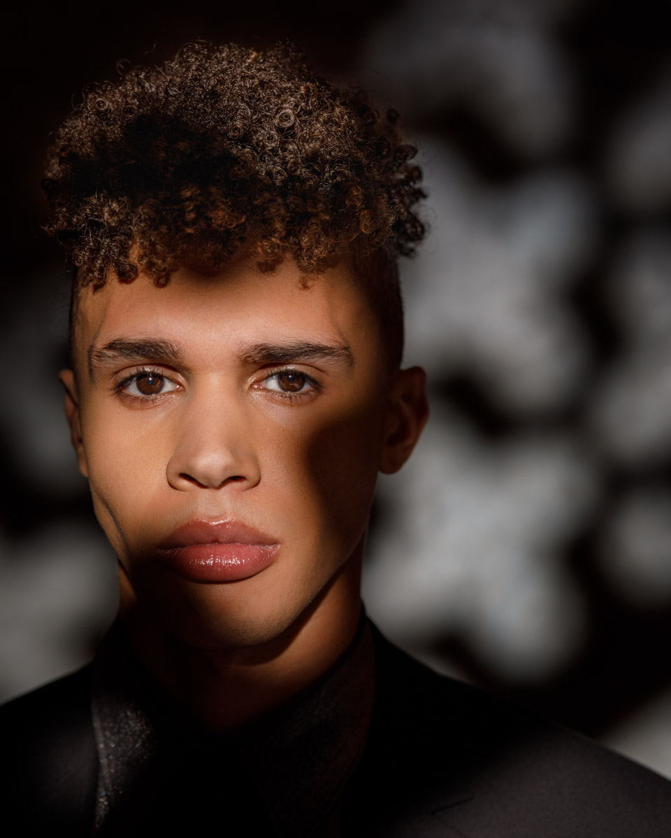 Making a custom Cucoloris to create dramatic portraits