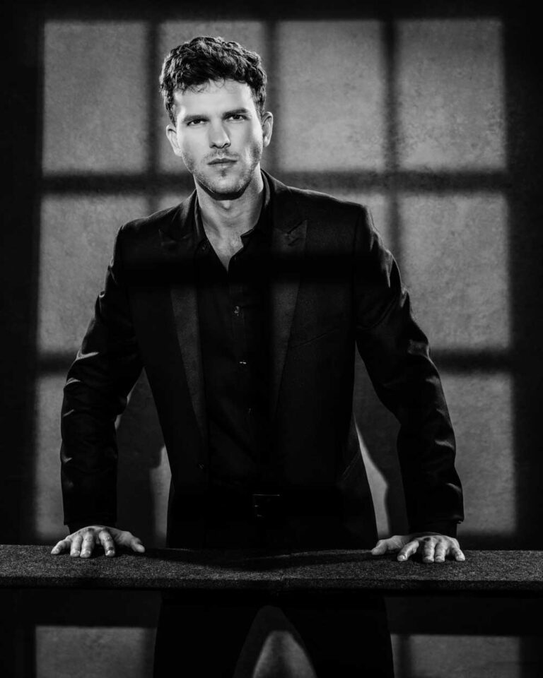 Choosing the Right Modeling Portfolio Photographer in Chicago: A Guide for Aspiring Models