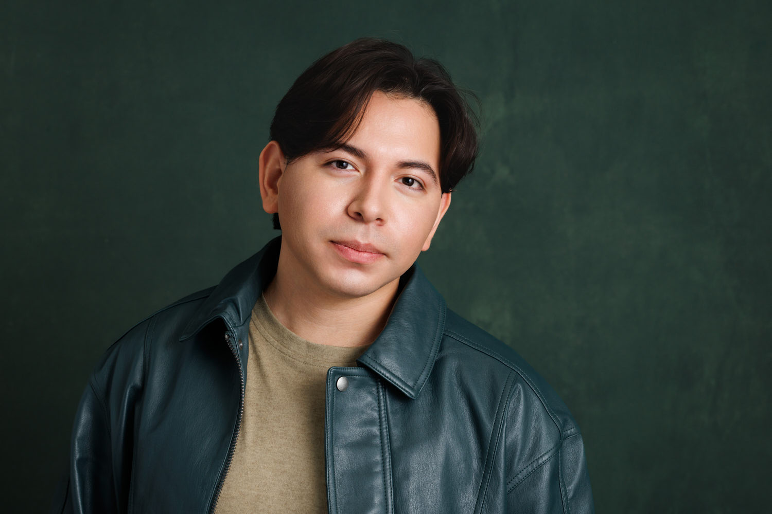 Professional Actor Headshots: How to Stand Out in a Competitive Industry